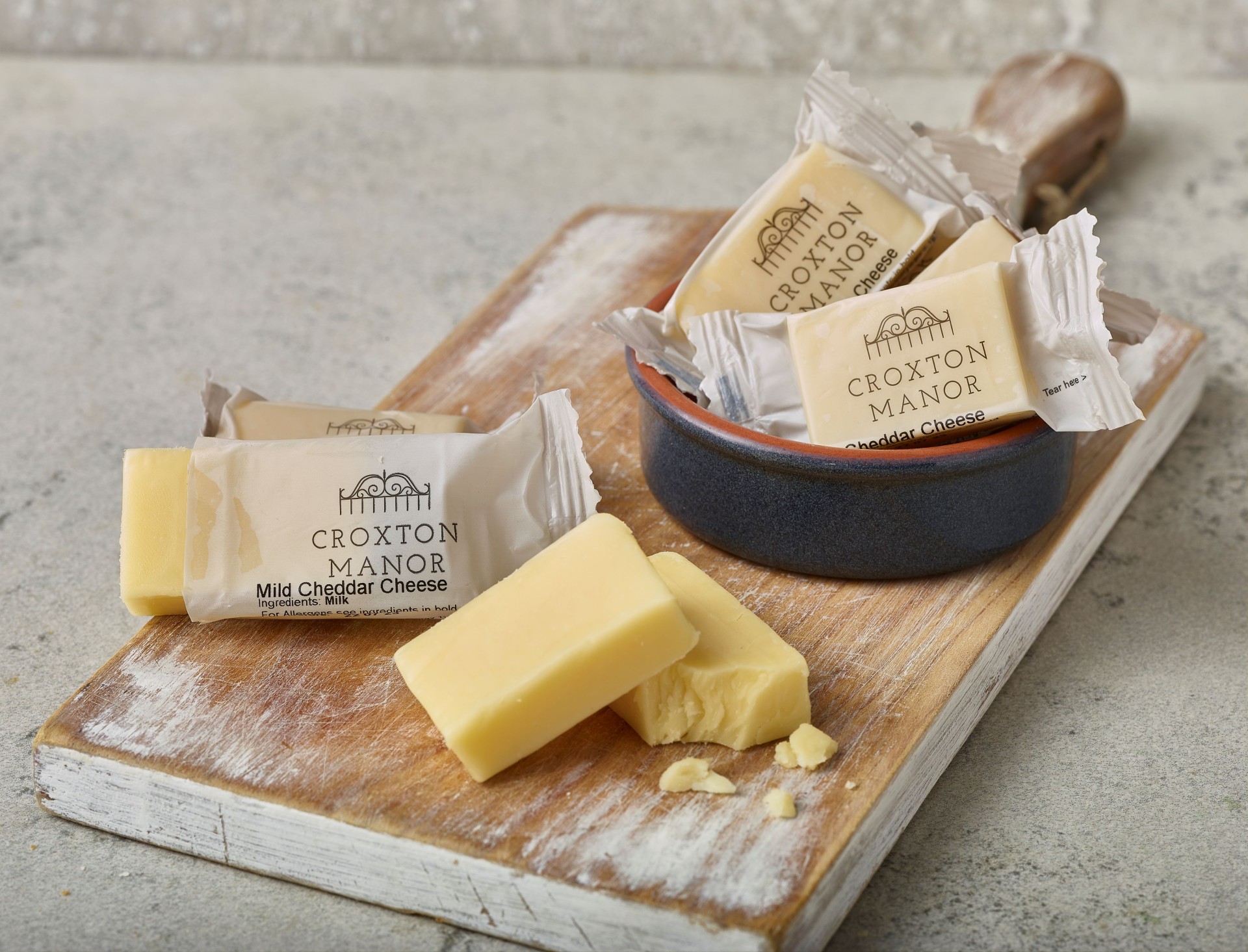 Bulk Buy CROXTON MANOR Cheddar Cheese Portions Wholesale | KFF