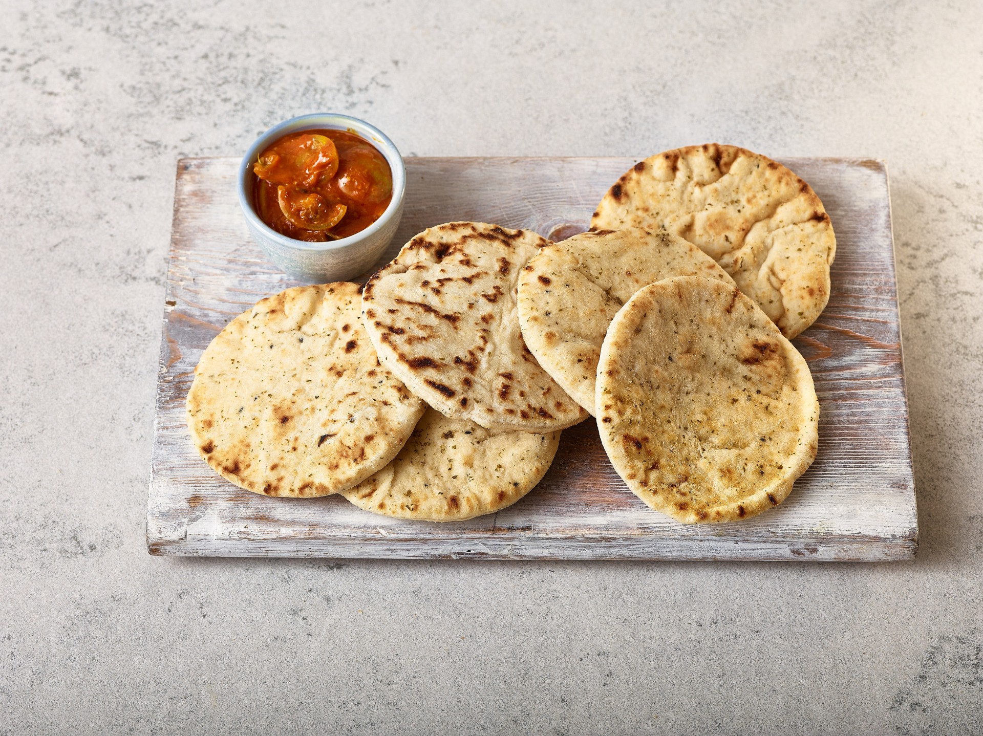 Bulk Buy Round Garlic & Coriander Naan Wholesale | KFF
